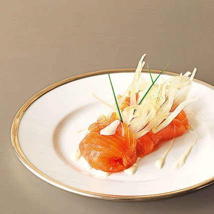 Saumon mariné au poivre fenouil croquant Marie Claire