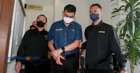 Guru Besar Didakwa 7 Pertuduhan Pecah Amanah BULETIN TV3 Malaysia