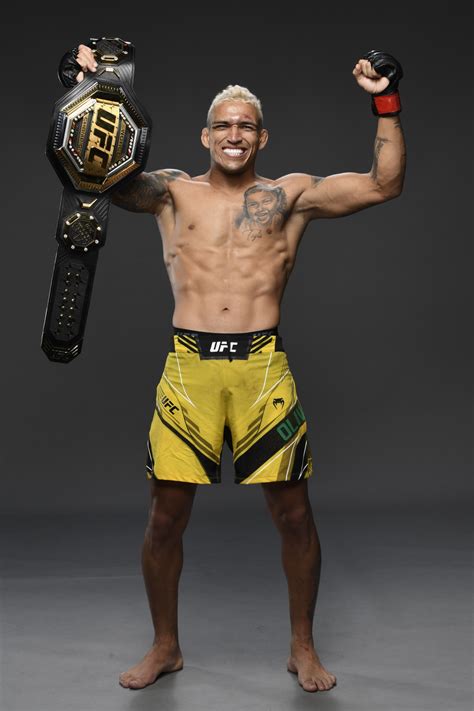 Ranking do UFC Charles do Bronx já figura como campeão peso leve e