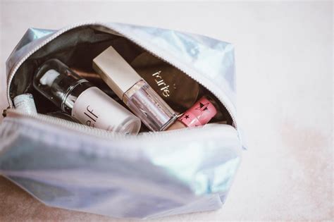 Comment Remplir Et Choisir Sa Trousse De Toilette Conso Mag