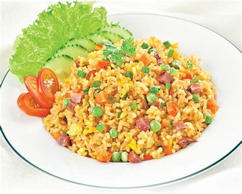 Cách làm cơm rang ngon cực kỳ đơn giản