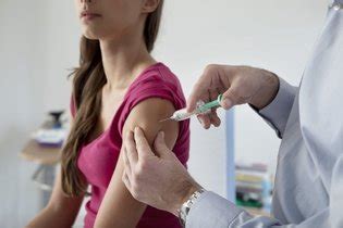Injeção anticoncepcional trimestral o que é vantagens e como usar