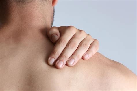 Cervicalgia causas síntomas y tratamiento