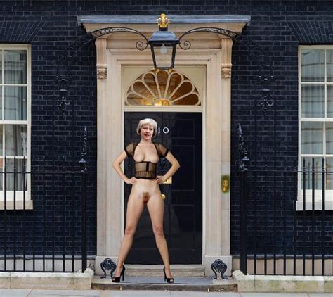 Post Fakes Theresa May