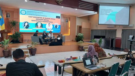 Pentingnya Sertifikasi Kompetensi Untuk Persiapan Dunia Kerja