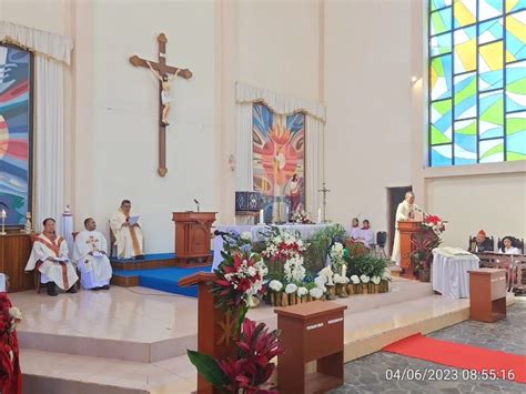 Paroki Maria Ratu Damai Tomohon Rayakan Tahun Tahbisan Gereja Dan