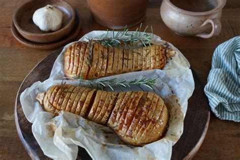 Courge butternut au four façon hasselback Aux Fourneaux