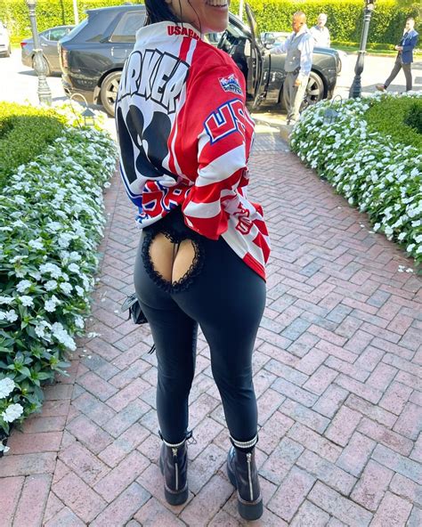 Kourtney Kardashian Flashes Her Bare Butt In Cut Out Lace Pants In New