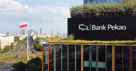 Bank Pekao PKB Polski wzrośnie o 0 4 proc w całym 2023 r Puls
