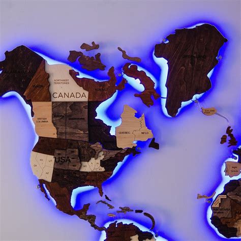 Déco murale 3D de carte du monde en bois avec éclairage LED RVB