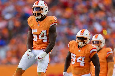 Tristan Wirfs Get Lavonte David S Gold Jacket Ready