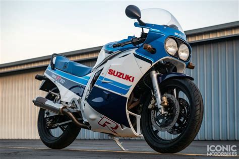 Moto De Ensue O Suzuki Gsx R De La Moto Hi Sport Moto Pro
