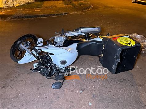 Carro invade preferencial e causa grave acidente em Maringá Plantão