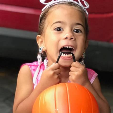 Con Una Foto De Su Infancia Cinthia Fernández Mostró El Parecido De Una De Sus Hijas ¡estamos