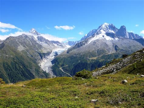 Vidéo Mont Blanc un guide assiste à un éboulement sur la Mer de