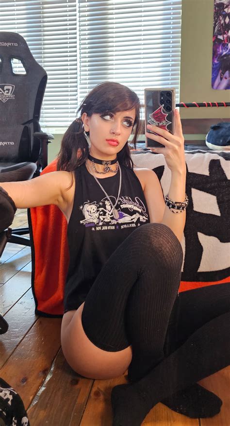 I Love How Thigh Highs Look On My Legs 💗 Return Our 3p Toolsapps Rbigonemild