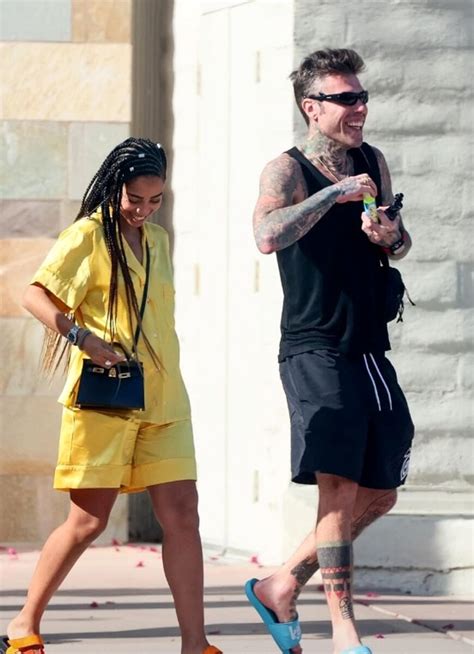 Fedez E Il Flirt Con Giulia Ottorini Lei Rompe Il Silenzio