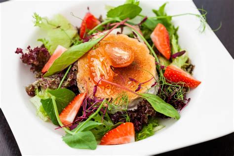 Cyril Lignac Sa Recette Revisit E De La Salade De Ch Vre Chaud Est Un