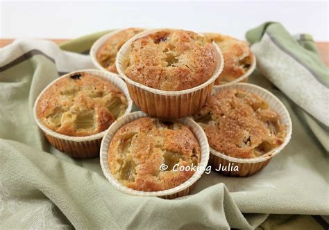 COOKING JULIA MUFFINS À LA RHUBARBE