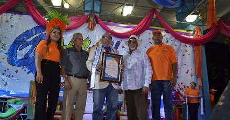 Realizan la coronación de los reyes del Carnaval Regional Banilejos
