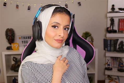 The Arab Gamer Girls Taking Center Stage About Her