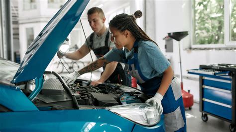 Devenir Mécanicien Auto Métier Études Salaire Educatel