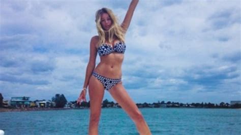 Uk Glamour Model Keeley Hazell Shares Her Down Under Holiday Snaps