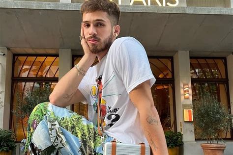 Ap S Pol Mica Jo O Guilherme Volta A Usar Cropped Para Sess O De Fotos