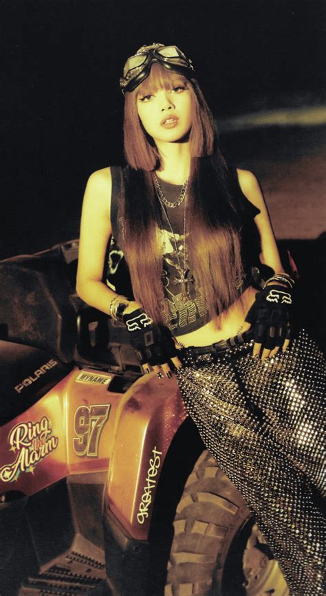 Lisa Manoban Looks So Beautiful In This Rlalisa