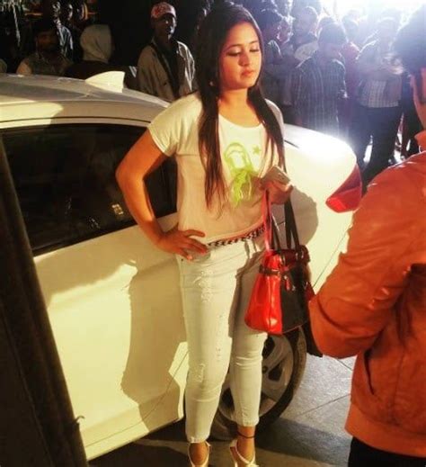 Kajal Raghwani Hot Wallpapers Picture Image Gallery Hd Photos Pics