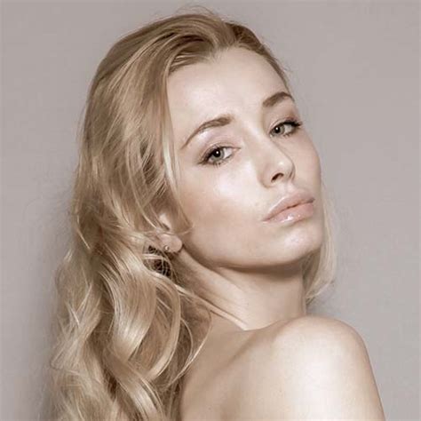 Bella Creative Fashion Beauty Nudes