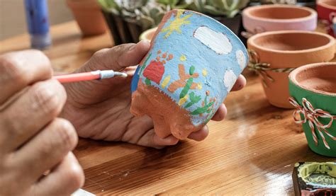 3 idées déco pour peindre ses pots en terre cuite Jardiland