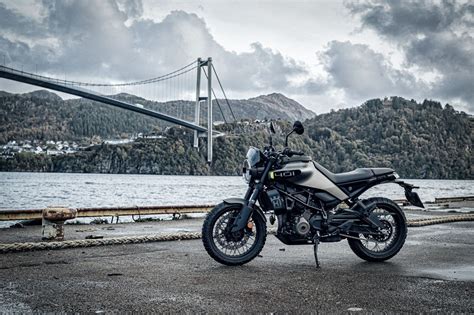 Motorrad Vergleich Royal Enfield Hntr Vs Husqvarna Vitpilen