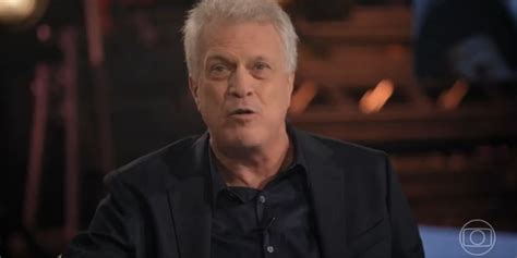 Recatado Pedro Bial é casado jornalista há anos na Globo