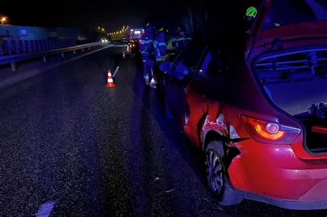 Serock Zderzenie dwóch Seatów na DK 61 w Stasim Lesie Utrudnienia