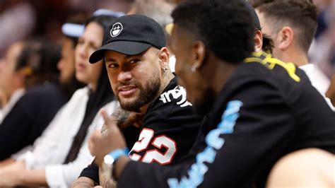 Estudo revela o jogador mais sexy do mundo Neymar é o 3º da lista
