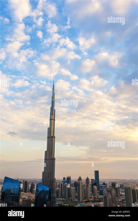 Burj Khalifa Dubaï un design moderne et futuriste Structure achevé en