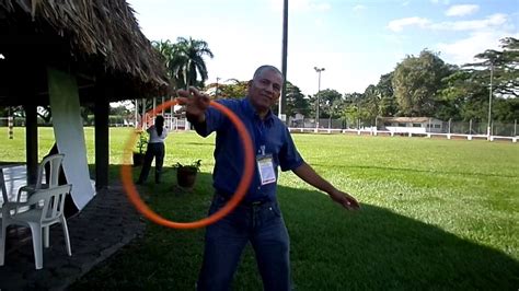Candelaria Valle Se Une Al Tour Del Juego Youtube