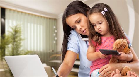 Soccuper de son enfant ou regarder les écrans il faut choisir