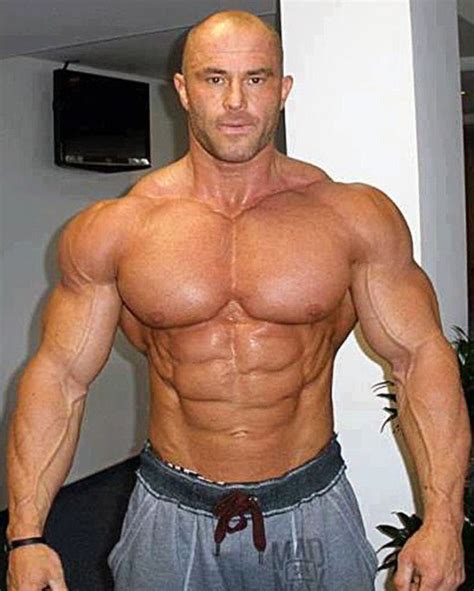 Pin By Nee Voir Dee On Bodybuilders Strongmen Muscle Men Muscular