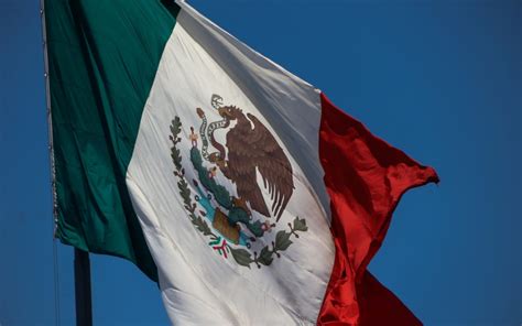 Día de la Bandera Por qué se celebra este 24 de febrero Aristegui