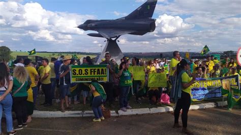 Bolsonaristas ocupam entrada da Ala 2 de Anápolis pelo 5º dia seguido e