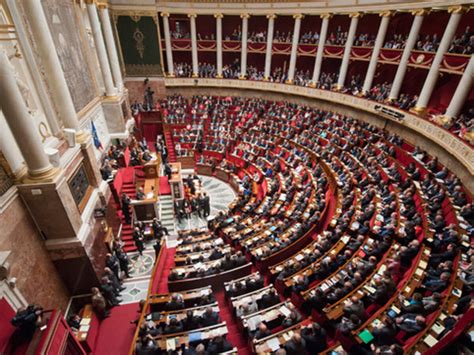 France bientôt la majorité numérique à 15 ans