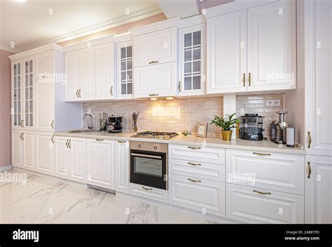 Luxurious White Kitchens