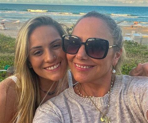 Luisa Périssé e Heloísa Périssé impressionam semelhança ao posarem