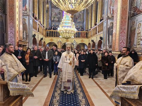 Liturghie arhierească la biserica Adormirea Maicii Domnului din
