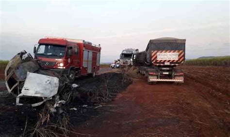 Dois Morrem Carbonizados Em Acidente Na Rodovia Mg Gerais