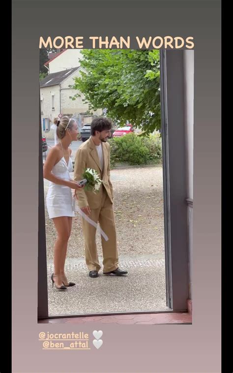 Vid O Charlotte Gainsbourg Et Yvan Attal Apparaissent Au Mariage De