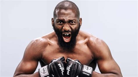 Cédric Doumbé réagit à sa victoire face à Jordan Zébo au PFL Paris