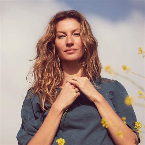 Gisele Bündchen dá show de maturidade e se declara para filho do ex